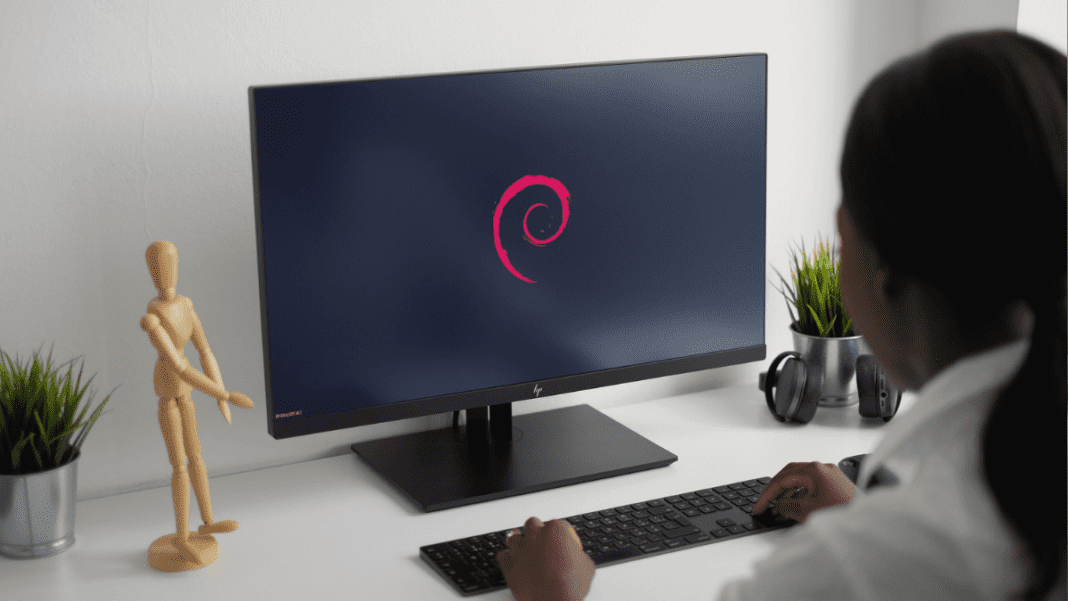 Debian vs Ubuntu: 10 Key Differences You Should Know